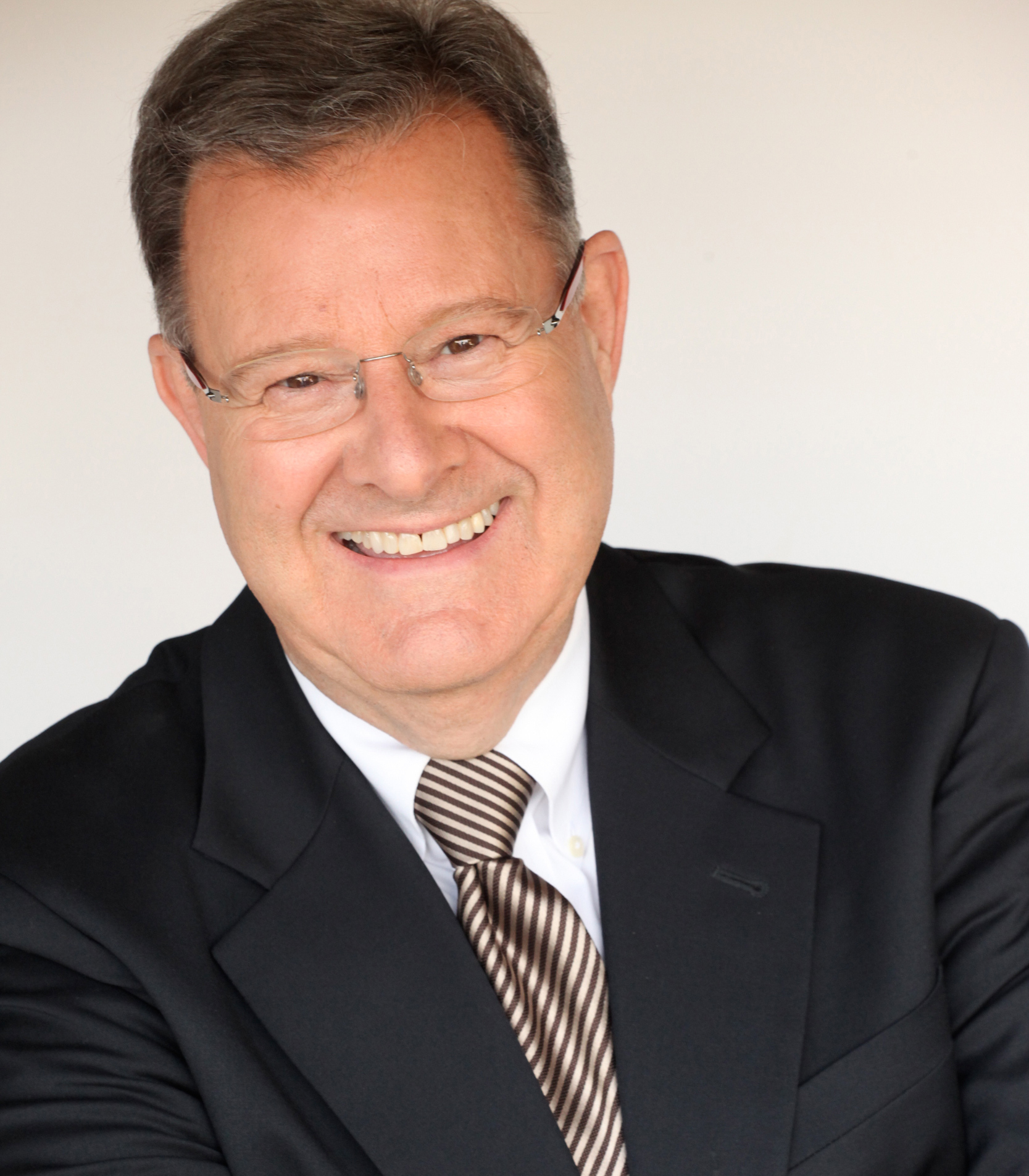 Former US Airman Claimed There Is Top-Secret Alien Structure On Moon ...